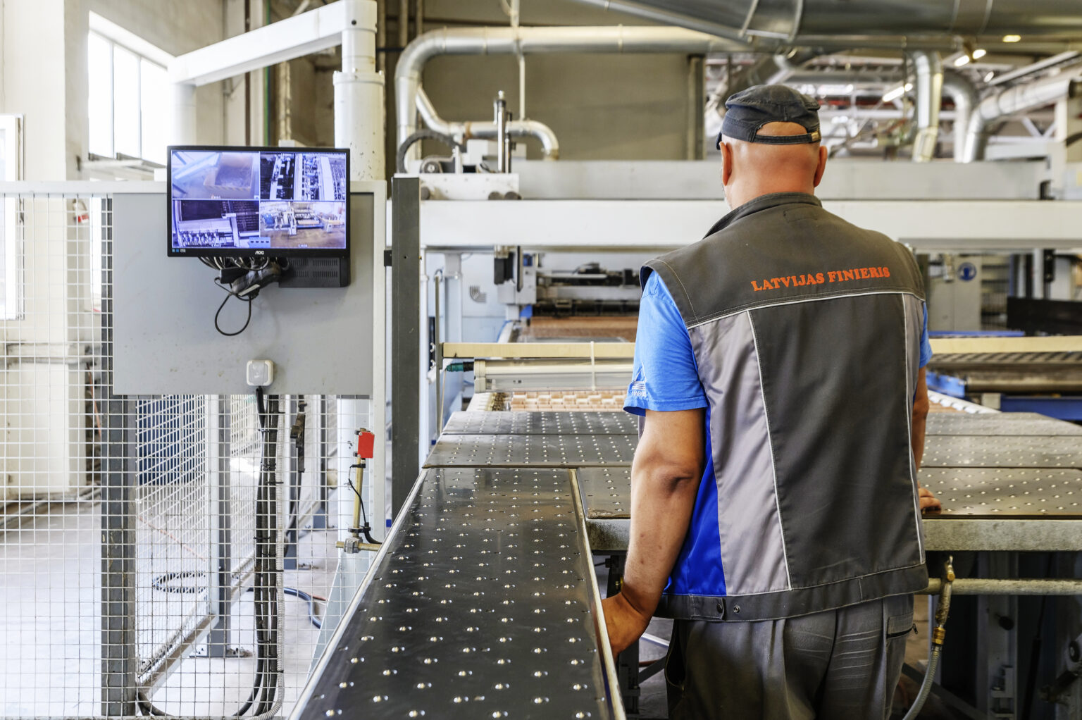 Contact - Latvijas Finieris